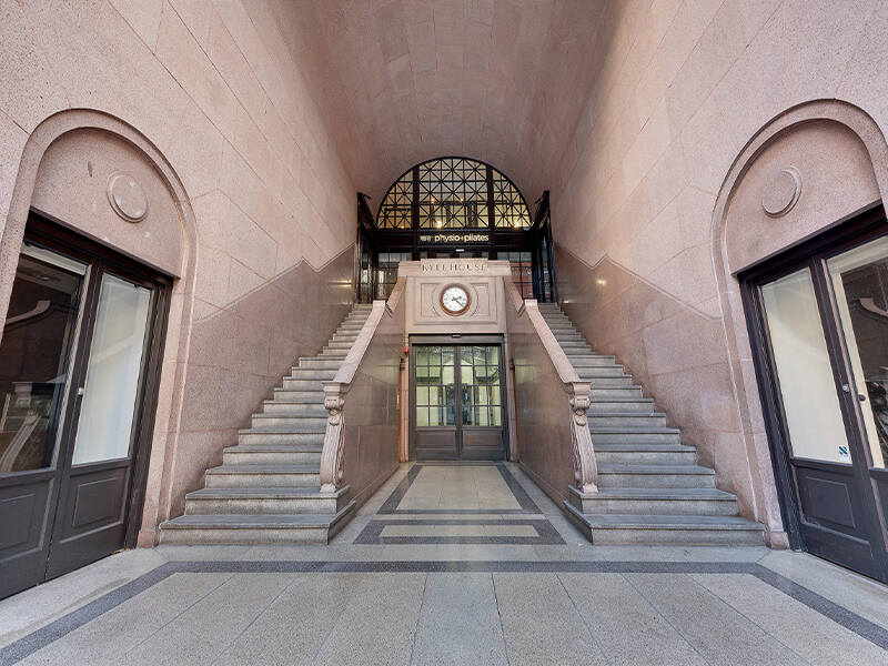 Kyle House is one of Sydney's best examples of the Art Deco Skyscraper ...