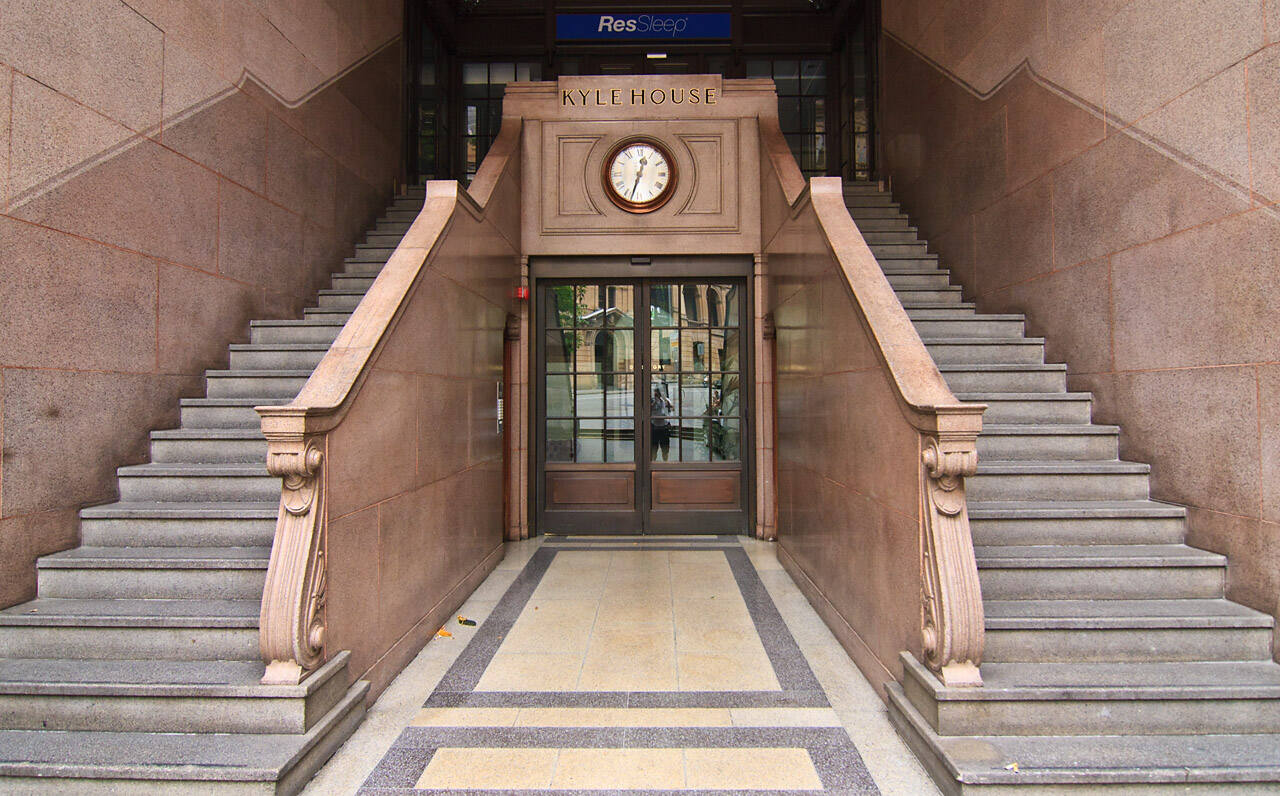 Kyle House is one of Sydney's best examples of the Art Deco Skyscraper ...